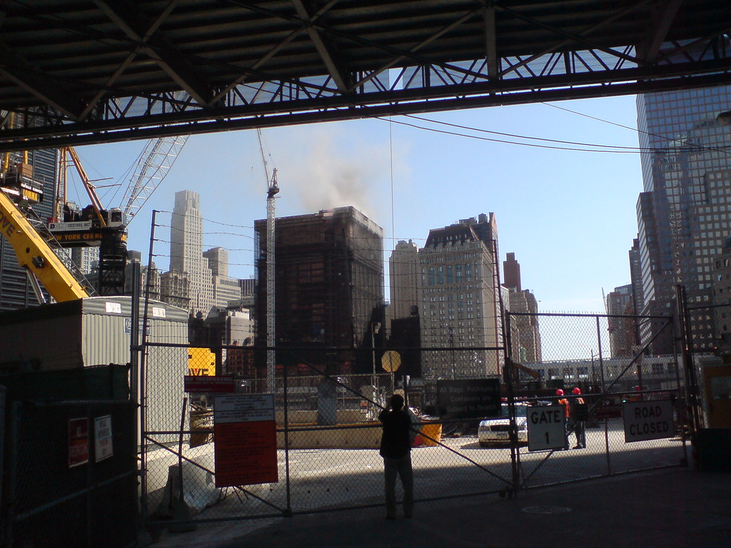 Deutsche Bank Building on Fire | SkyscraperCity Forum