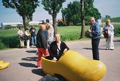 Giant yellow shoe! | Comically Large Things